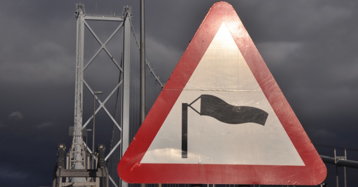 Strong Winds Forecast: Potential Disruption on Thursday Morning